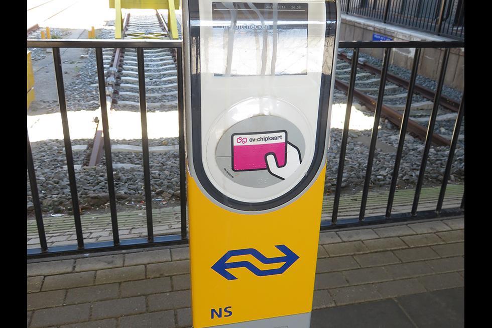 NS to test contactless card payment | News | Railway Gazette International